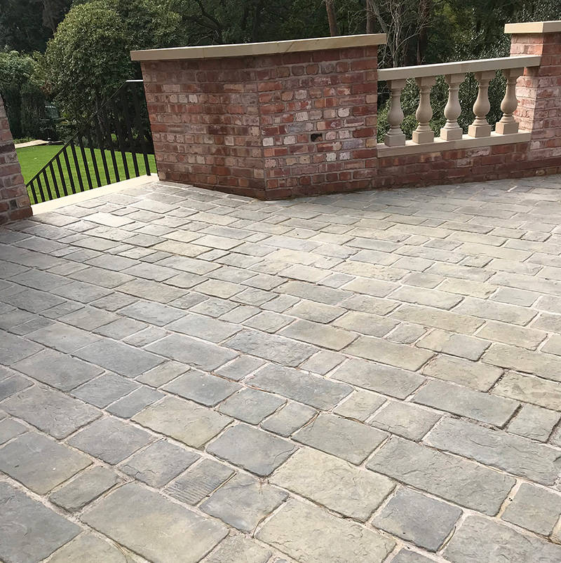 Contemporary Cobble Patio Talasey Pewter Weathered Cobblestones 100 X